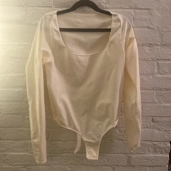 SKIMS | Tops | Reposhing From Skims With Label Attached | Poshmark